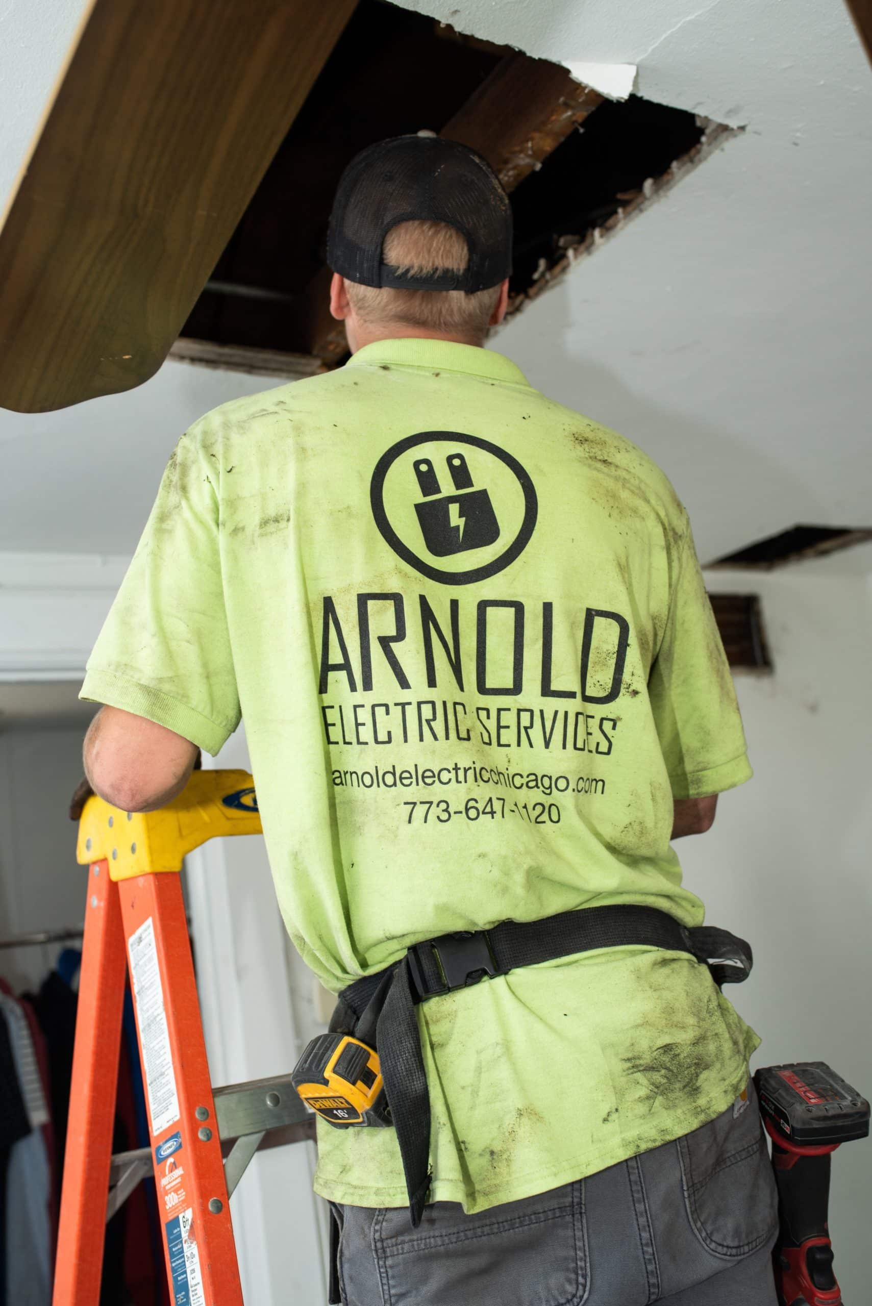 Tips To Fix A Broken Ceiling Fan - Arnold Electrical Services